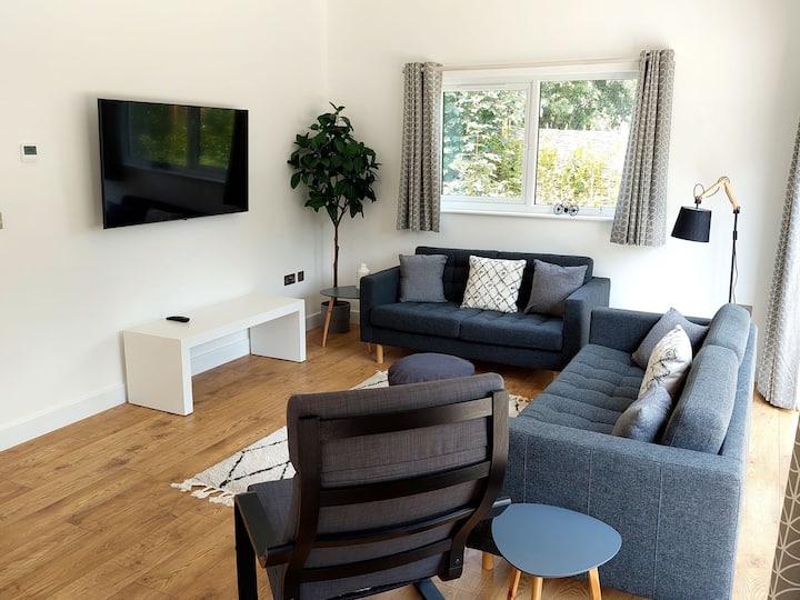 3-br Lodge: Spacious, Modern, Hot Tub - Chagford