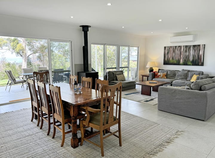 Shadforth Rise: Peaceful Modern Haven, Inlet Views - Ocean Beach