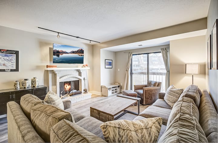 Walk 2 Ski, Pool, Hot Tub, Free Wifi, Sleeps 10 - Park City
