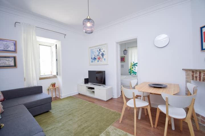 Central Lisbon – Cozy & Convenient - Portela
