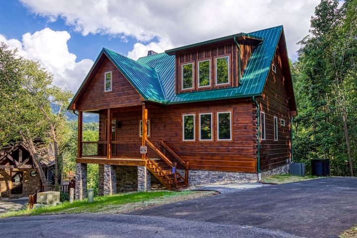 New 4bd 3.5bth In Wears Valley! - Townsend, TN