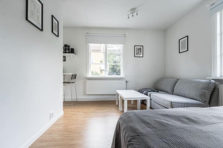 Stora Essingen Oasis: Cozy Studio For 4 - Stockholm