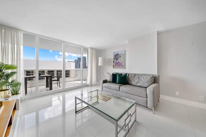 Bright Grand 1br | Bayview | Pool | Hot Tub - 마이애미
