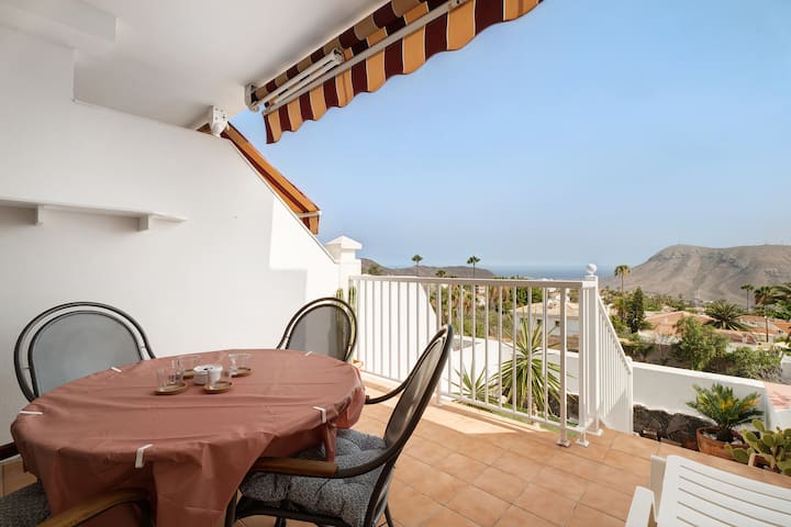 Isabel Vista Sur - Los Cristianos
