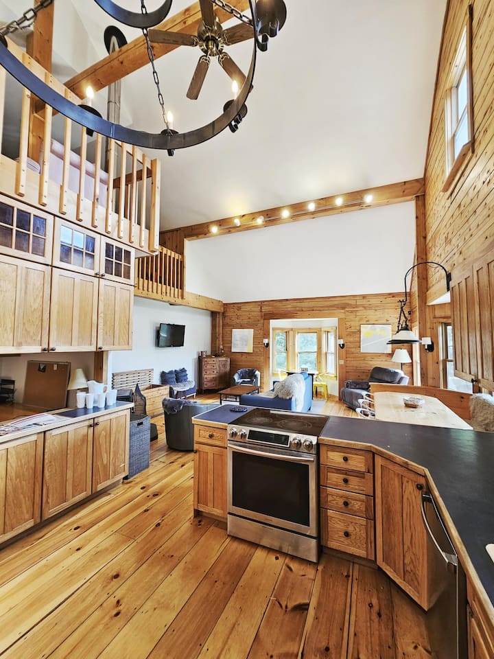 Sweet Stowe Log Cabin Townhome Near Everything - Stowe, VT