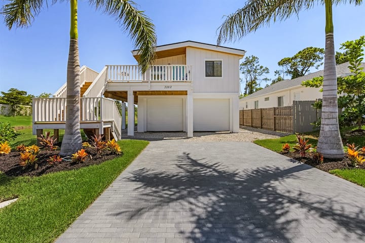 Super Clean Waterside Home For 7/bbq/deck/pets Ok - Naples, FL