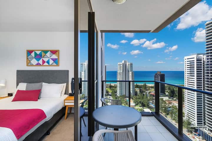 Seaside Oceanview Modern 2b2b - Free Parking Lv26 - Broadbeach