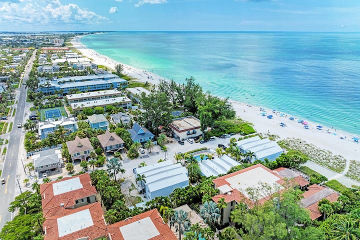 Coconuts 119 - Poolside - Anna Maria Island, FL