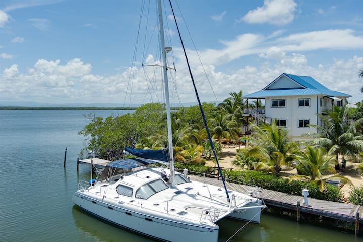Spacious 4br Retreat W/ Private Pool Dock & View - Belize