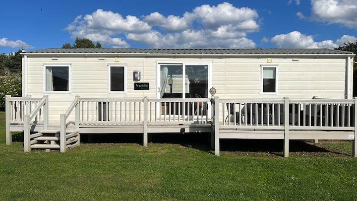 Burgh Castle 3-bed Haven: Near Norfolk Broads - Gorleston-on-Sea
