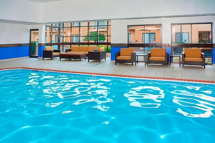 Always A Great Idea To Unwind! Pool! Pet-friendly! - Lake Orion, MI