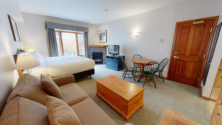 Hearthstone Lodge #216 - Sun Peaks