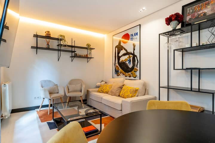 Retiro At Your Doorstep: Enjoy The Heart Of Madrid - Madrid
