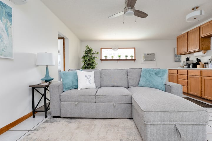 5 Blocks To The Ocean! Walk To The Beach! - Jacksonville Beach, FL