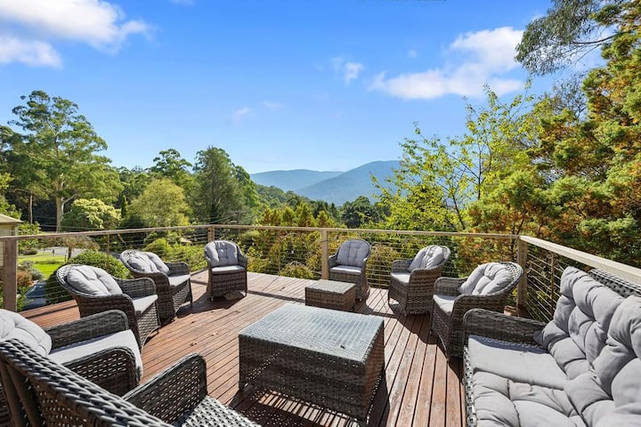 Stunning Warburton Mountain Views & Outdoor Living - Currawong Rd