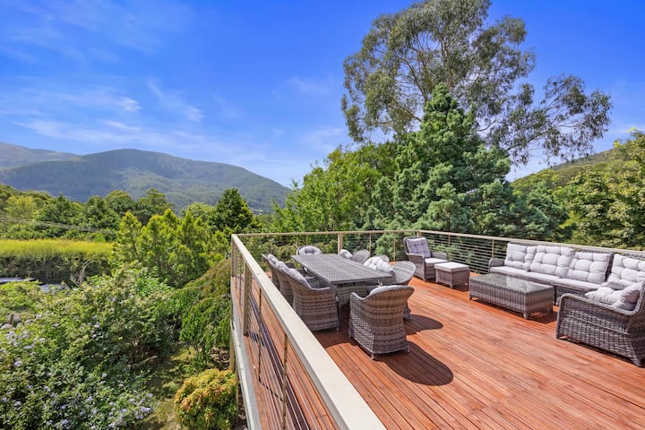 Stunning Warburton Mountain Views & Outdoor Living - Currawong Rd