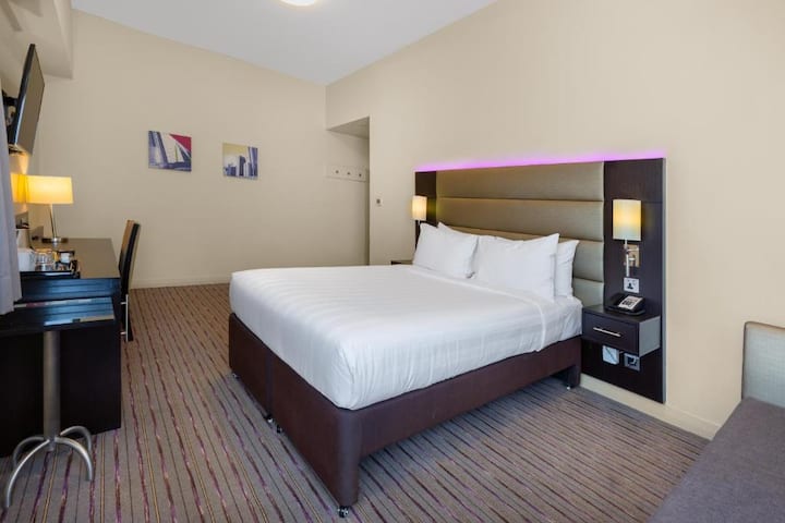 Standard Room Near Ibn Battuta Metro Station - Dubai