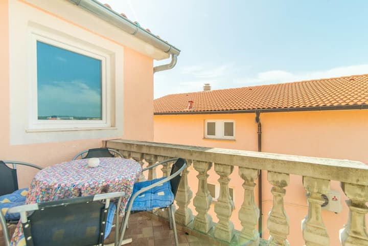 Apartment 4441-1 For 6 Pers. In Vodice - Vodice