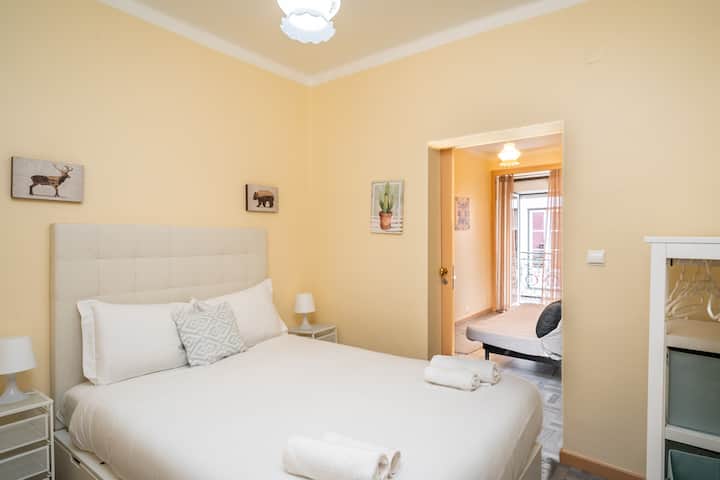 Cozy 1-bedroom Apt|historic Location By Lisbeyond - Campo de Ourique