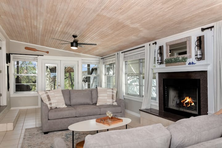 Wine Down River | Sleeps 8, Hot Tub, River Access - Grape Creek Vineyards, Fredericksburg