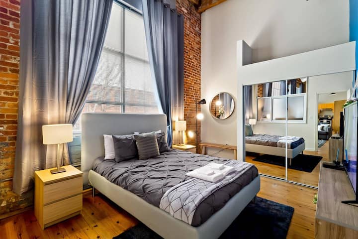 100 Year-old Historic Brick 2br Loft High Ceiling4 - Durham, NC