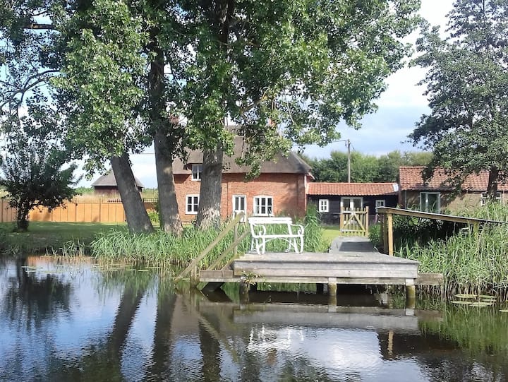 6 Bed In Wroxham (72652) - Horning