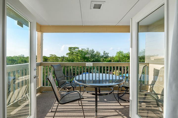 Barracuda Bay Two Bedroom Condo - Key West, FL