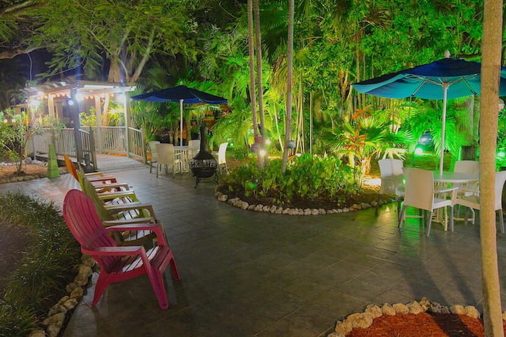 Hogfish Hideaway Two Bedroom Condo - Key West, FL