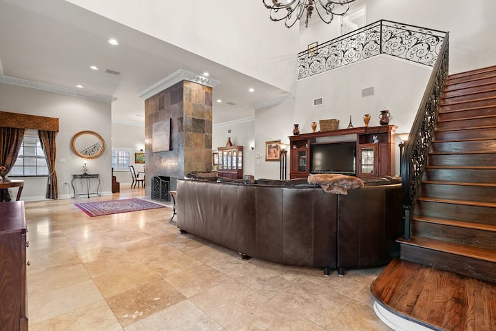 Luxury Villa W/ Private Pool - Tampa, FL