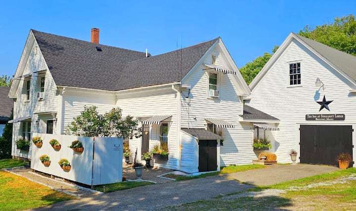 Gorgeous Midcoast 3br Classic Meets 2024 - Camden, ME