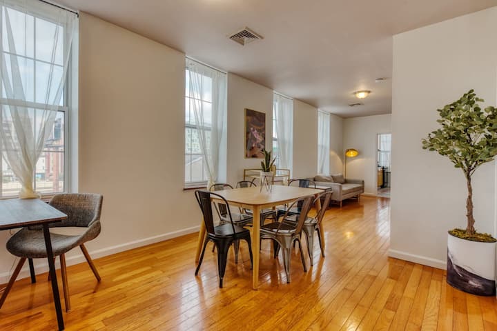 Stairway | 3br Apt W W/d Ideal For Groups - Germantown - Philadelphia