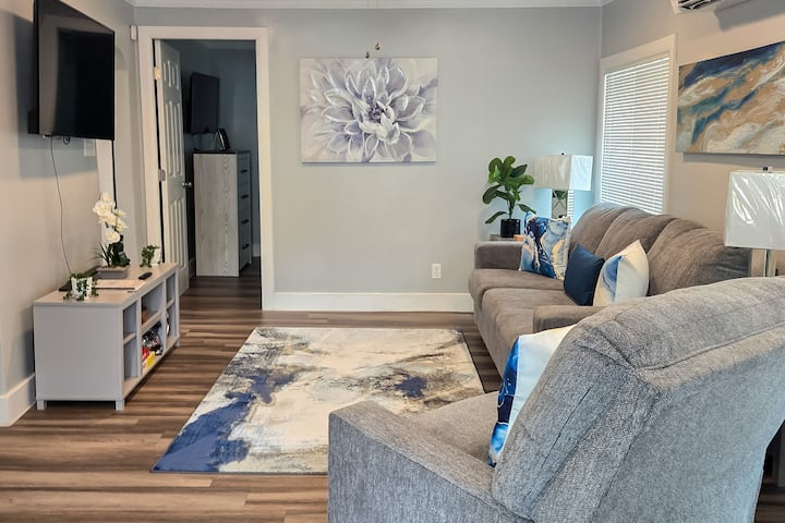 Walk To Beach: Hampton Home W/ Grill! - ハンプトン, VA