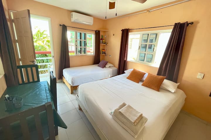 Central Studio With Balcony & Kitchen - Isla Mujeres