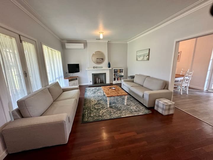 Jacaranda Cottage - Broadwater