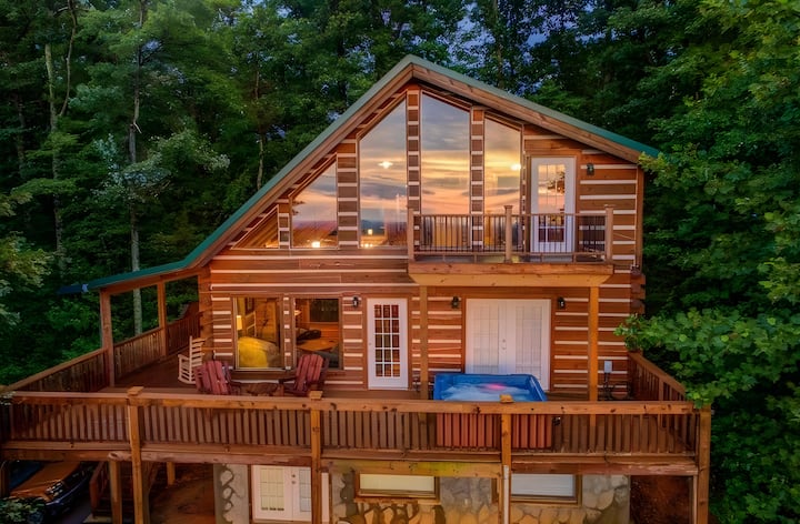 Incredible Views | Hot Tub | Close To Everything! - Gatlinburg, TN