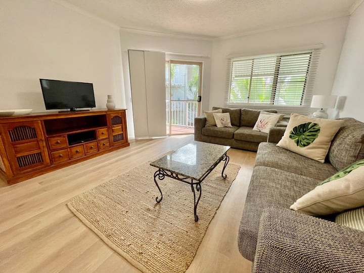 Cairns Beach Resort Premium Garden Apartment - Cairns