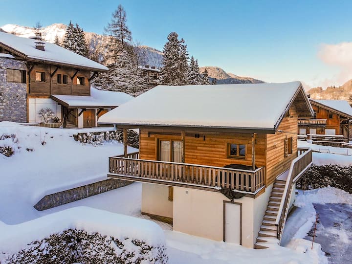 Superb Renovated Chalet In The Heart Of Morzine - Morzine