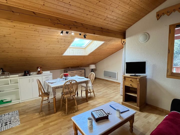 Appartement Cosy Avec Piscine, Balcon Et Parking - Les Gets