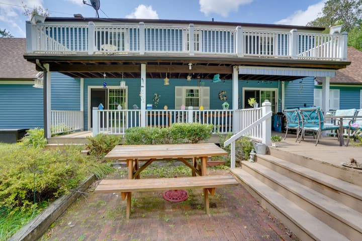 Pittsfield Home W/ Deck - 12 Mi To Jiminy Peak! - Ashmere Lake, MA