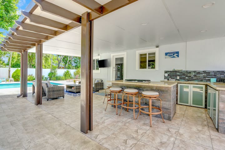 The Gardens: Luxe, Pool, Mins To Hard Rock Stadium - Miami Gardens, FL