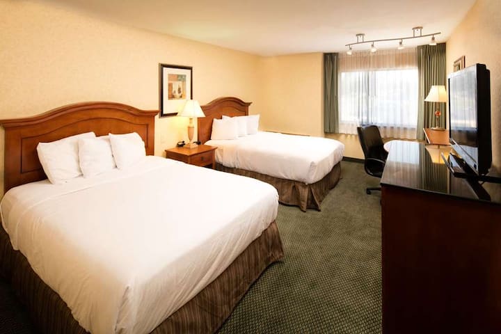 Excellent Choice! 4 Spacious Units For Groups! - Wenatchee, WA