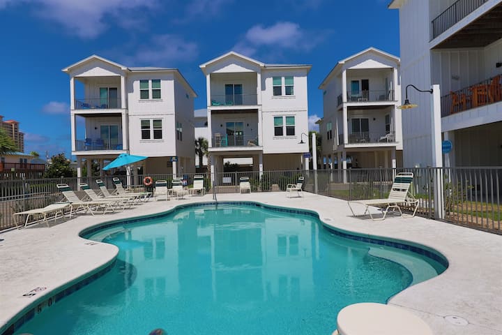 Bring The Dogs!  2 Bedroom Cottage W/ Heated Pool - Gulf Shores, AL