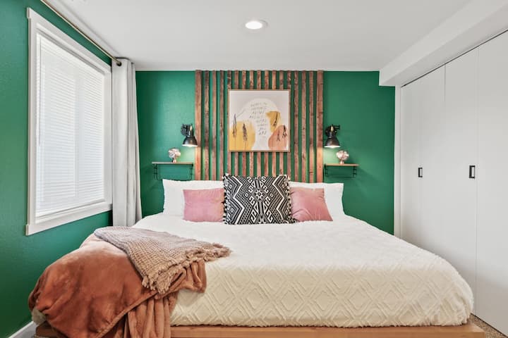 City Close, Style First | Modern Bungalow Vibes - Riverside State Park, Spokane