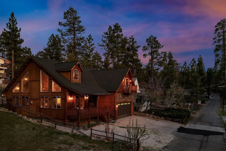 Cozy Big Bear Hideout Retreat + Game Room - Big Bear Lake, CA