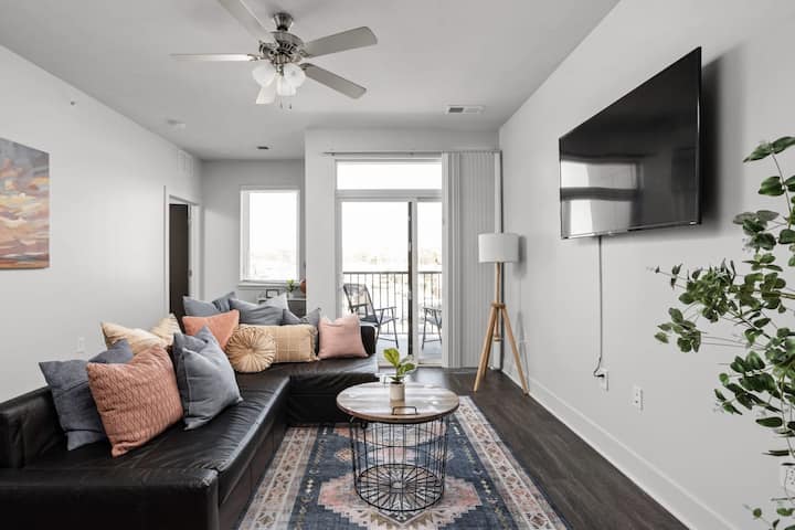 Cozysuites Spacious 2br Next To Whole Foods - Indianapolis, IN
