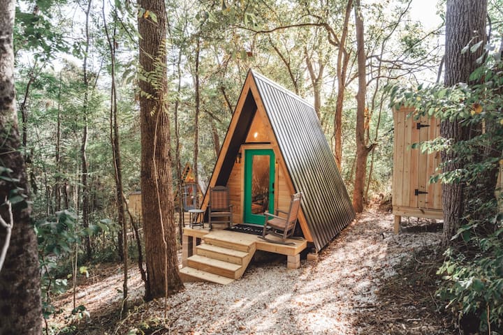 The Green Getaway Private A-frame - Hocking Hills State Park, OH