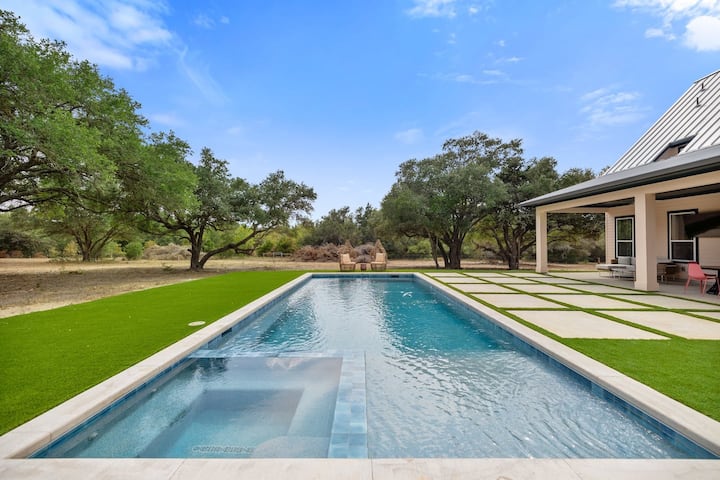 Soak Up The Sun At The Ranchette | Pool | Hot Tub - Round Top, TX