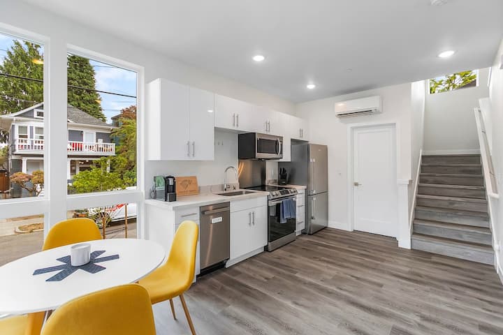 Martell's Sunspear Sweet Suite - Seattle, WA