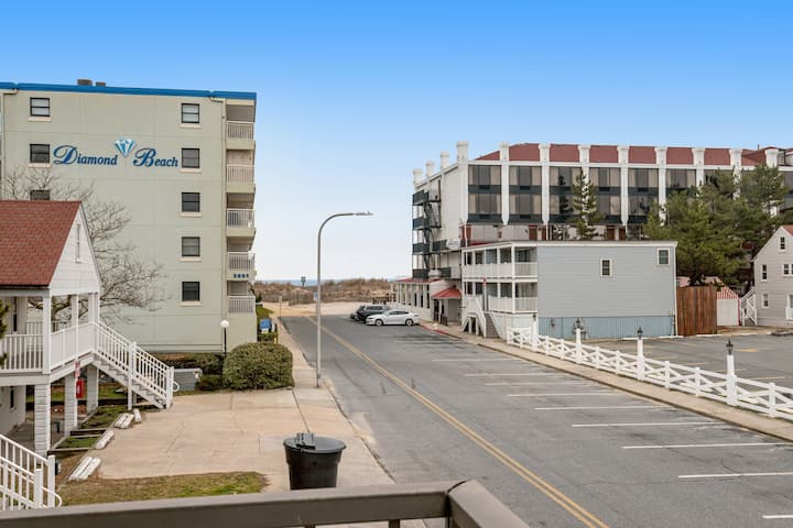 Walkable 1br Oceanview 2nd-floor | Balcony - Ocean City, MD