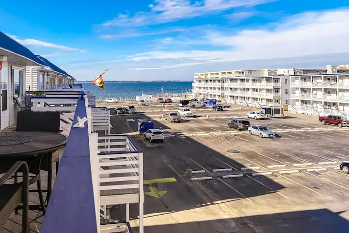 Bayfront Oasis: Shared Pool, Ac & Fast Wifi - Ocean City, MD